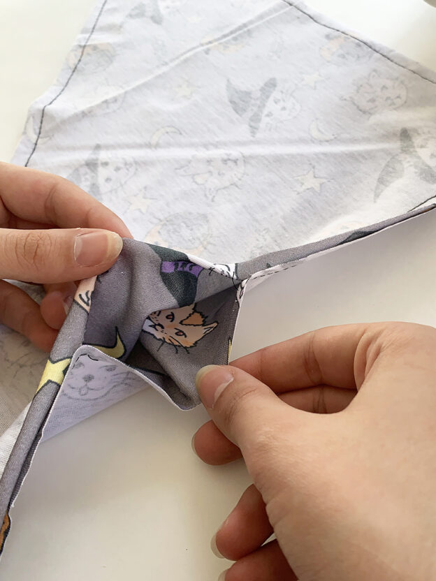 DIY Halloween Cat Bandanas Tutorial - Digital Fabrics